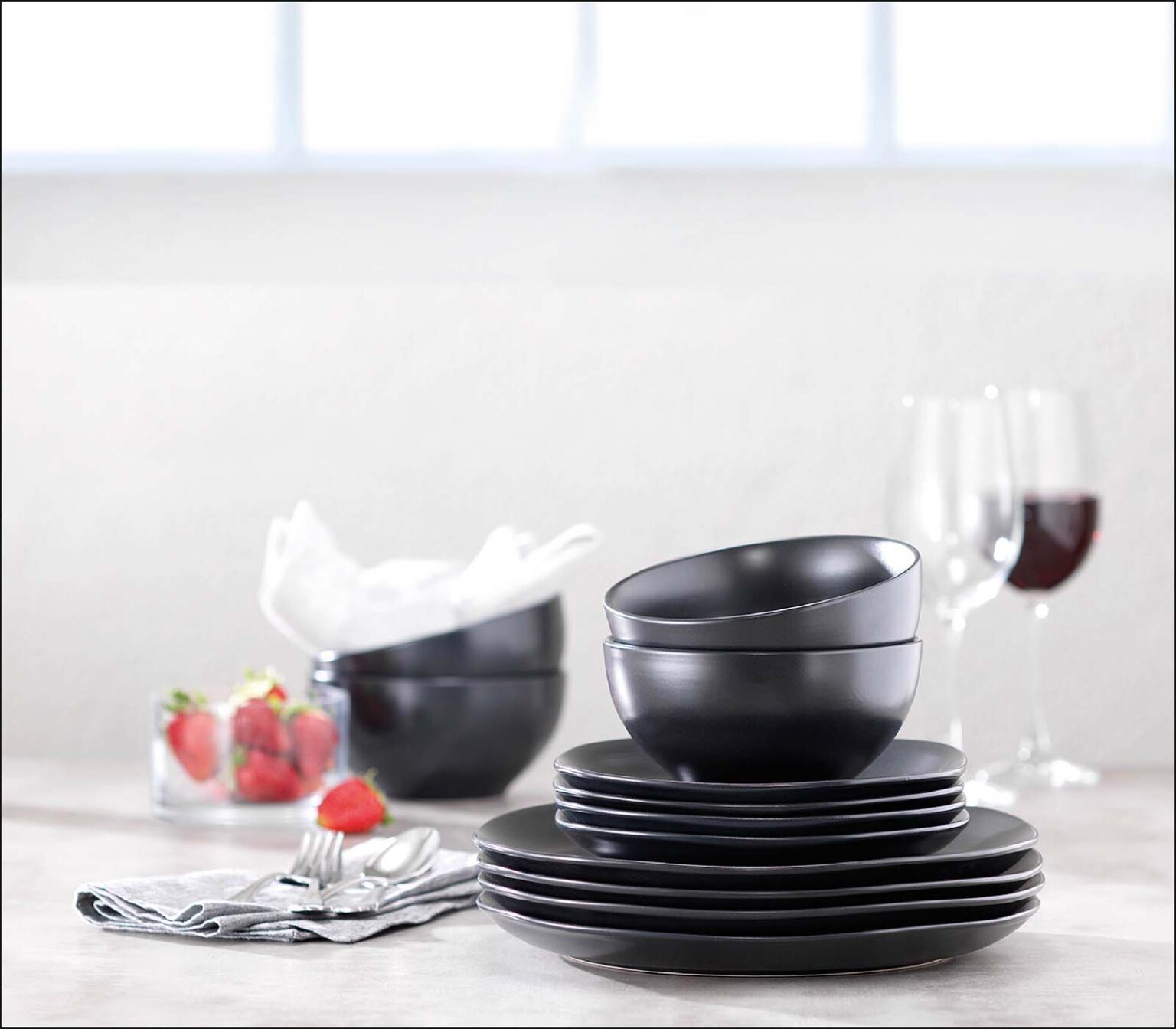 Alex Liddy Dinner Sets